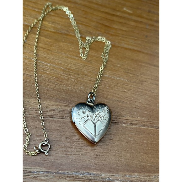 Wells | Jewelry | Vintage Wells 2 12k Gold Filled Etched Heart Locket ...